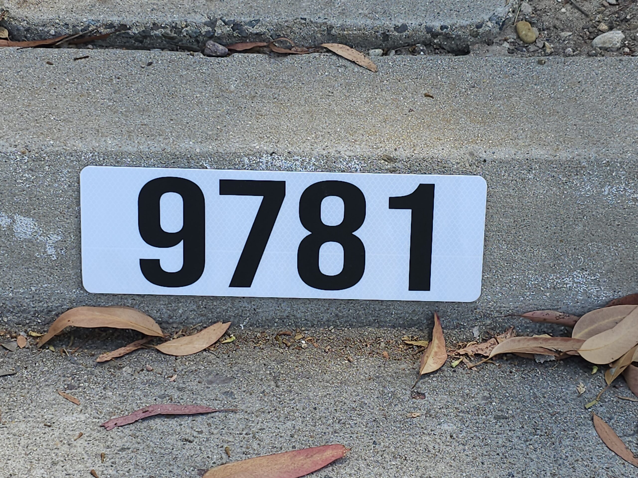 The Importance of Reflective Address Plaques: A Guide to Enhance